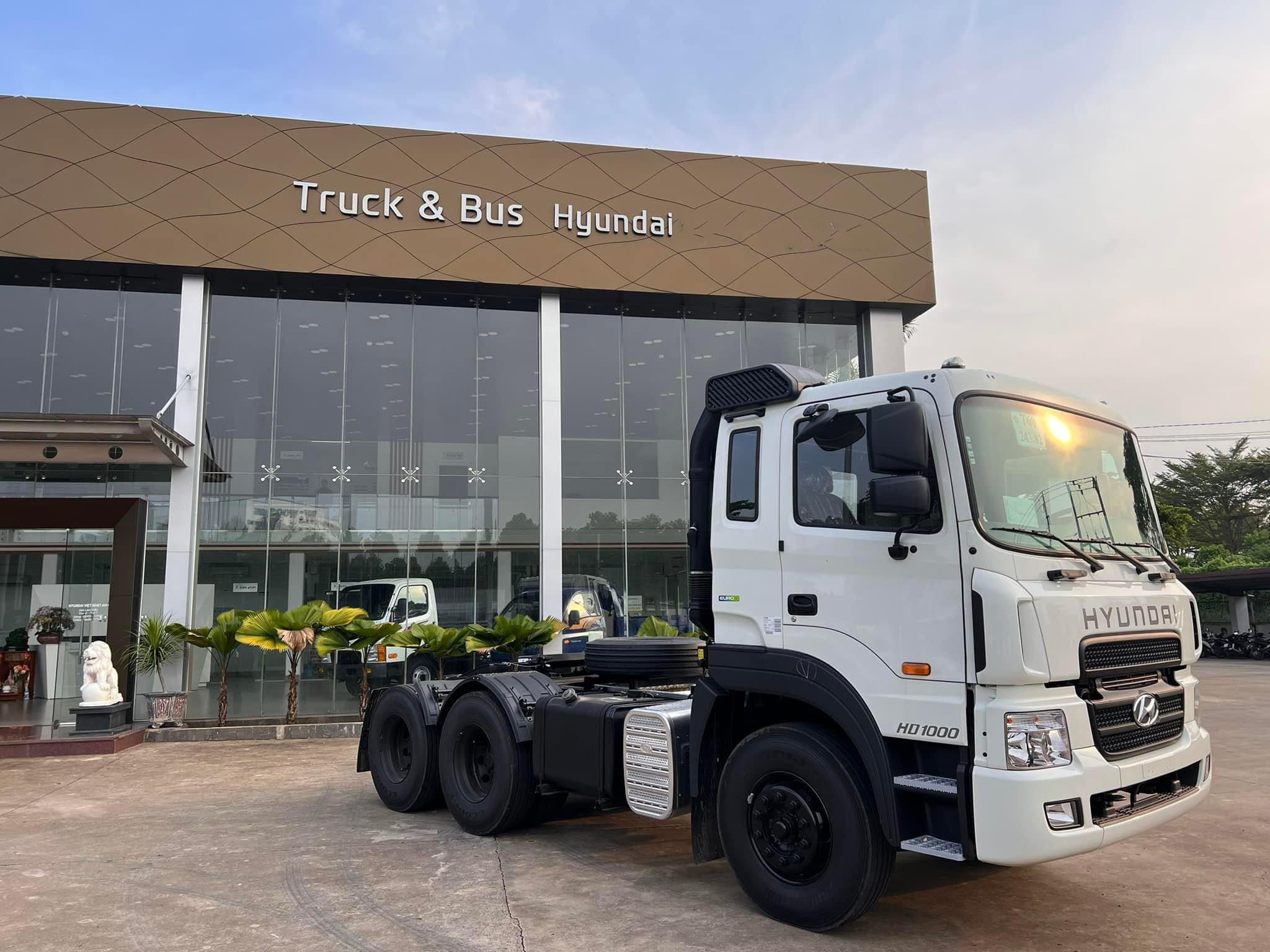 XE ĐẦU KÉO HYUNDAI HD1000 EURO5